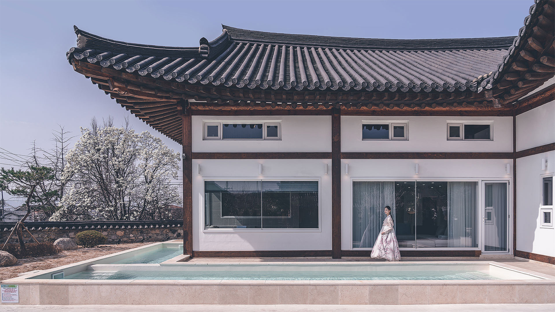 Raum The Hanok